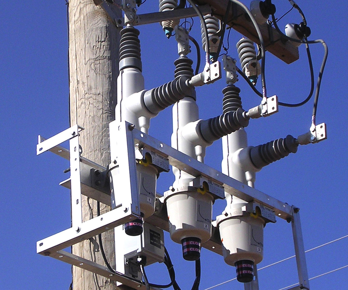 ComEd Rolls Out Modern Infrastructure - G&W Electric